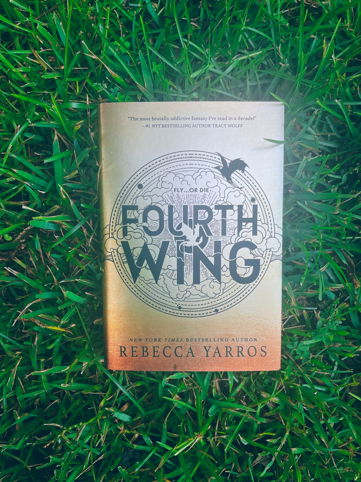 Fourth Wing Review - Wildwood Reads